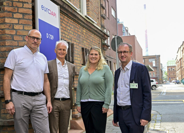 Wirtschaftsdezernentin Stephanie Wüst zu Besuch bei Euroapi Germany im ...